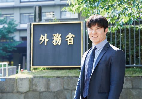 日本のために働くやりがい、外交官に必要な資質と力は関西外大で身に付けられる｜take Action ｜特設サイト｜関西外大
