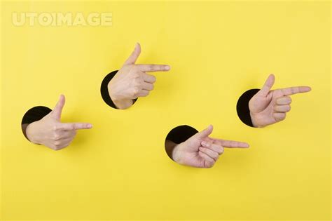 함께핸즈 137 Pho698 유토이미지 사진 생활 오브젝트 Pho698b 실내 스튜디오 연출 컨셉 라이프스타일 핸드모션 제스처 손짓 손동작 손