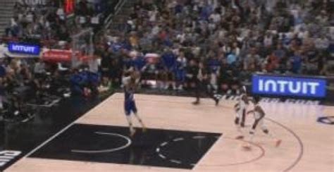 超值！威少快攻又献暴扣 老板鲍尔默场边看得很嗨腾讯新闻