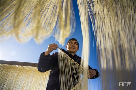 江西都昌传统手工面加工忙 极目新闻