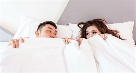床上情侣图片 床上情侣图片大全