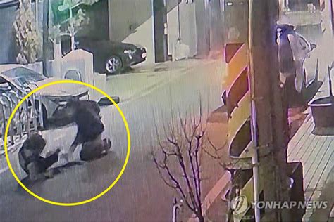 흉기난동범에 실탄 발사해 사망케 한 경찰관 정당방위 인정