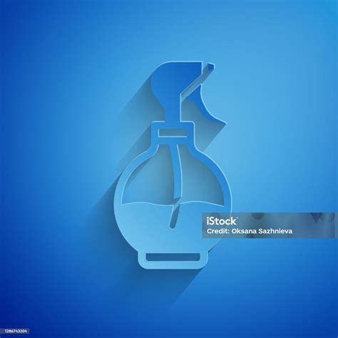 파란색 배경에 격리 된 물 스프레이 병 아이콘을 잘라 용지 다림질용 스프링클러 종이 아트 스타일 벡터 3차원 형태에 대한 스톡