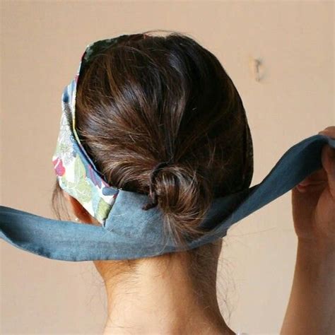 ターバン付きヘアバンド キット リバティプリントとリネン生地を組み合わせ キット内容 ・ヘアバンド・ゴム布用生地 リバティプリント（100 コットン） ・ターバン布用生地 リネン無地（100
