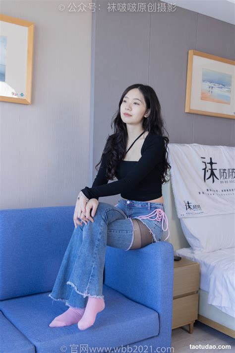 [bobosocks袜啵啵]no 317 小甜豆 运动鞋、可拆卸牛仔裤、粉色棉袜、黑丝、裤里丝[140p 1v／6 37gb] 套图岛