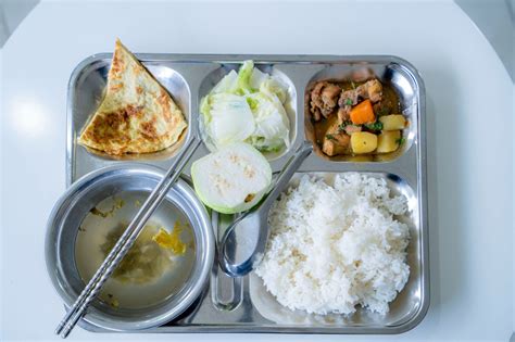 Cung cấp Suất ăn công nghiệp suất ăn trường học văn phòng Uy tín