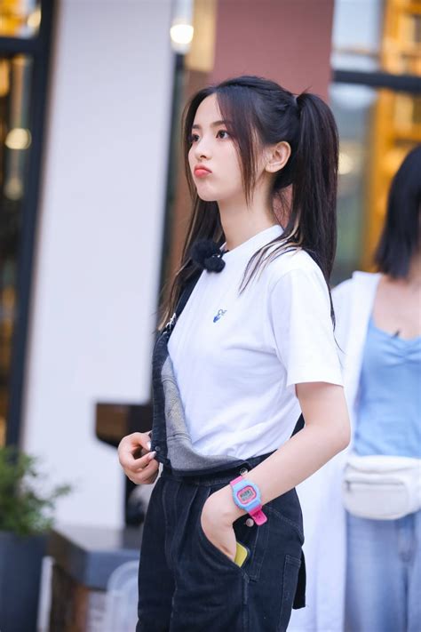 杨超越 高清性感写真 性感照片 杨超越2025最新写真 美女目录网