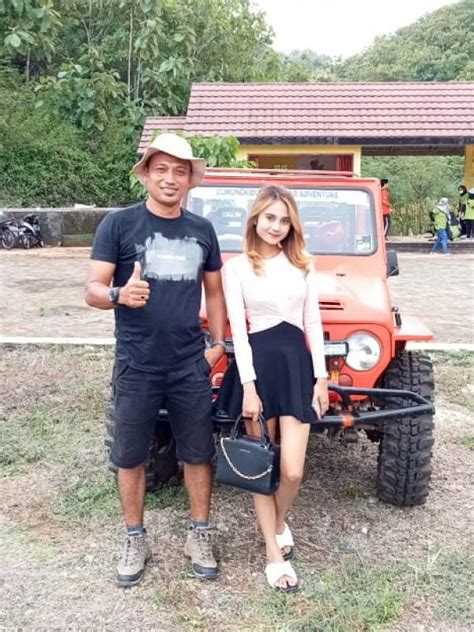 Selebgram Wulan Probo Berkunjung Di Dewi Kampus