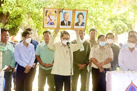 ព្រះករុណាព្រះបាទសម្តេចព្រះបរមនាថ នរោត្តម សីហមុនី ព្រះមហាក្សត្រ