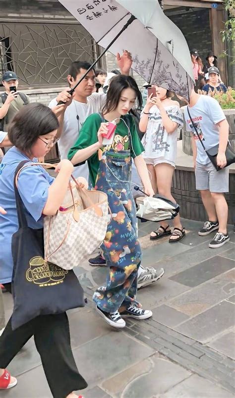 鄭爽新劇路透，這顏值化不化妝不影響啊，扛住了生圖 每日頭條
