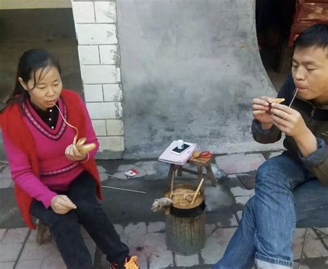 学员正在刻苦学习中 习志永吹糖人培训