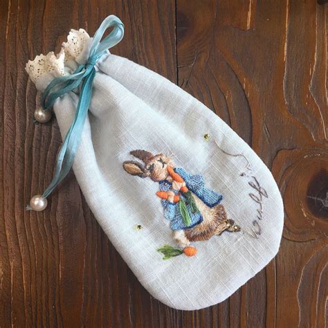 2018 07 26 당근 들고 있는 귀여운 토끼 선글라스케이스 수강생 작품~ By Alleys Home… 리본 자수 실크 리본 자수 자수 파우치