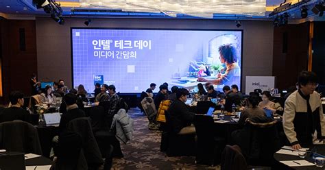 인텔 고성능·고효율 인텔 코어 Ultra 200hhx 시리즈 프로세서로 Ai Pc 시장 리더십 강화