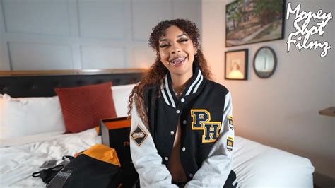 Pornhub Model Hannah Marie Looks Great In That Jacket But She Looks