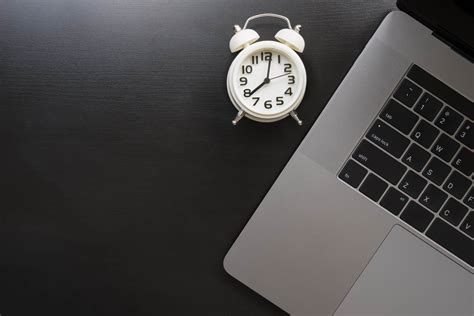 Set Alarm In Windows 10 11 8 With The Alarm Clock App