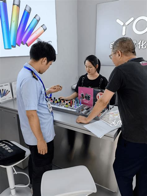 柳南市场监管所开展对校园周边电子烟店检查 未成年人