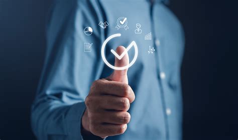 온라인 설문조사 작성 및 디지털 양식 체크리스트 품질 검사 개선 표준화 인증 규정 서비스 및 표준 준수 개념에 대한 스톡 사진 및 기타 이미지 Istock