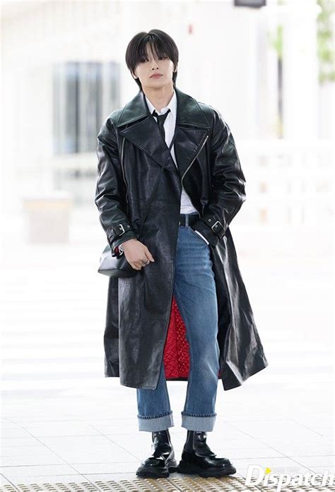 현장포토 아침을 밝힌다아이엔 분위기 남신 아이들 파리 패션위크 아기