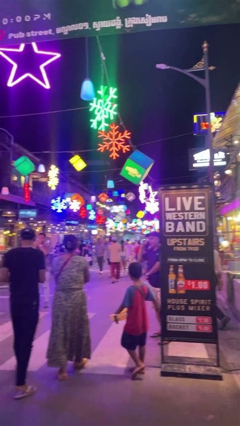 Pub Street ពេលយប់នៅសៀមរាប Youtube