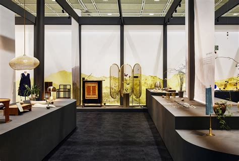 Yinjispace Listen Communication X Overlapping Traces