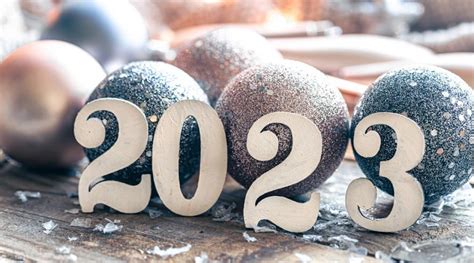 გილოცავთ ახალ 2023 წელს კვირის პალიტრა