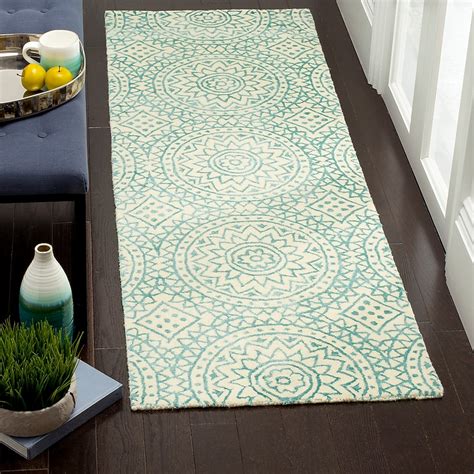 Safavieh Bella 915 Ivoryblue Bohemian 2ft 3in X 7ft Runner Rug In The