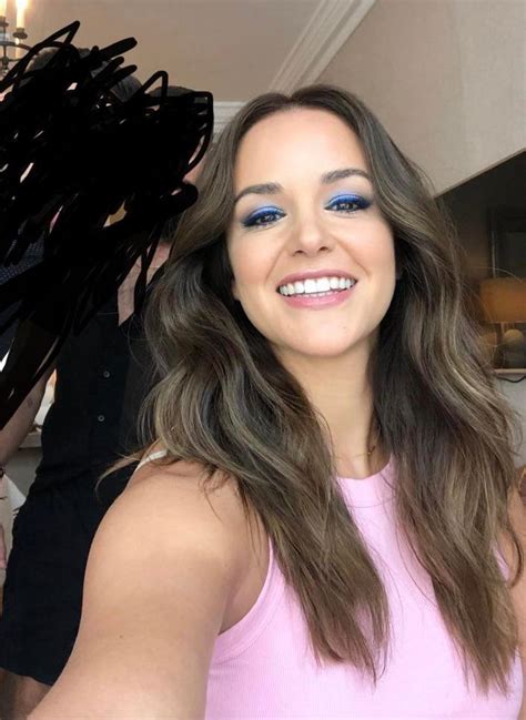 Melissa Fumero Scrolller