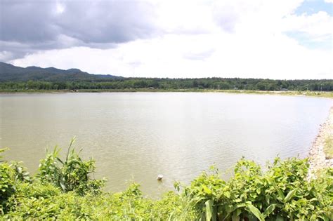 ผู้อำนวยการสำนักงานชลประทานที่ 2 ลงพื้นที่ติดตามผลการดำเนินงานปรับปรุงอาคารระบายน้ำล้น จังหวัด