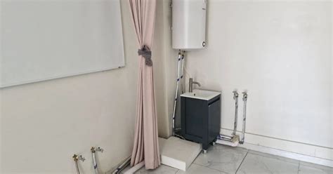 사장님 너무 친절하시고 공사도 깔끔하게 해주셔서 대만족입니다 온수기설치도 너무 잘돼서 따순물이 아주 잘 나오네요 숨고 숨은고수