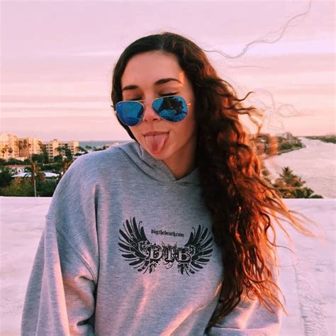 Picture Of Kira Petilli