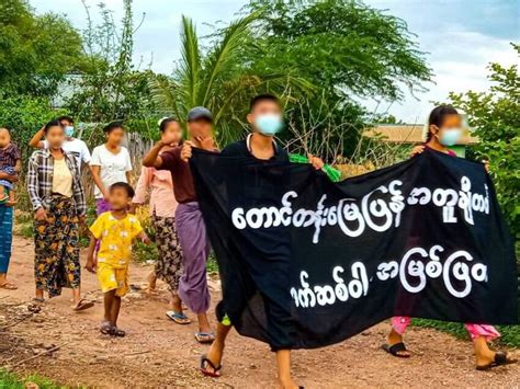 လက်ပံတောင်းတောင်ဒေသ ပြည်သူများက ဖက်ဆစ် စစ်တပ် တော်လှန်ရေး ချီတက် ဆန္ဒပြ Khit Thit Media