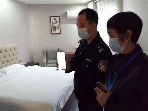 启东汇龙镇中心派出所深入辖区旅馆开展安全检查 南通网 南通新闻资讯生活首选门户