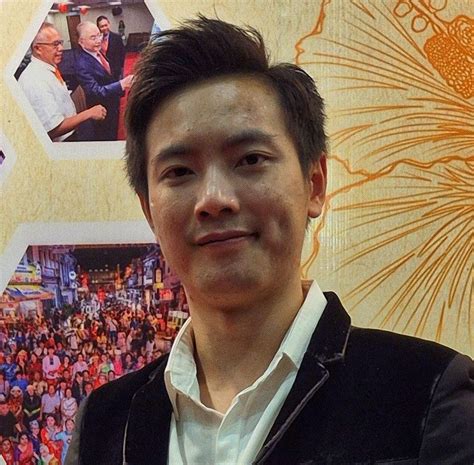 「你的膝盖会“报天气”吗？」🌦️🦵 有没有发现，每次下雨前，膝盖或关节总会酸痛、紧绷，甚至隐隐作痛？这只是巧合，还是你的身体比天气预报