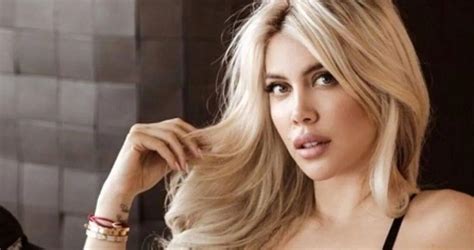 Wanda Nara Ignites Social Media With Provocative Lingerie Post