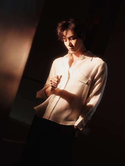 Pin By Nicoletta Mariani On Chen Xing Xu Actors Selfies Poses Chen
