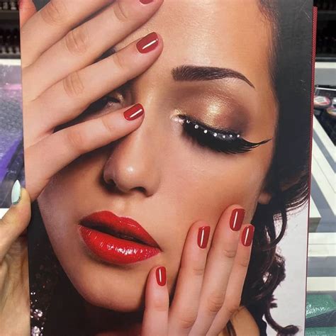 خرید و قیمت آلبوم کالیته ناخن چسب دار سرگرد جلد مقوایی 176 عددی درجه یک از غرفه خانه لاک غرب تهران