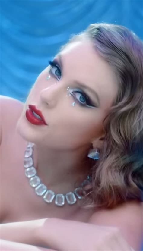 Taylor Swifts Bejeweled” Music Video Is A Treasure Trove Of Bedazzled