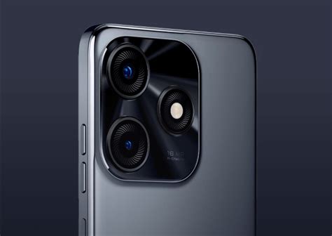 Tecno представила бюджетный смартфон Spark 10c с аккумулятором 5000 мАч