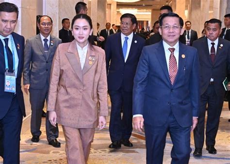 အနောက်ပိုင်းတိုင်းစစ်ဌာနချုပ်ကို Aa သိမ်းပိုက် ရုပ် သံ