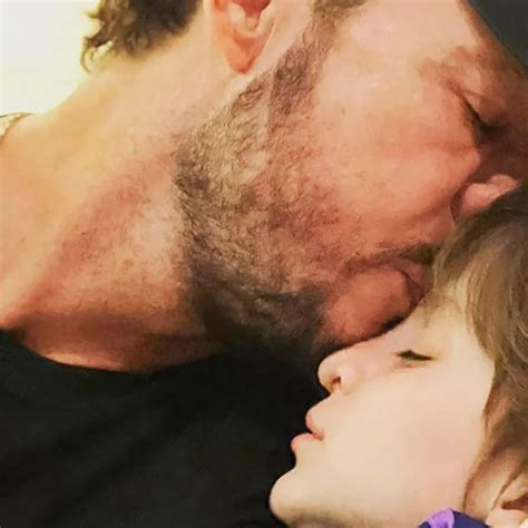 Video El Momento En El Cual Se Desvanece Juan Carlos Banana Mascheroni Cantante De Los Del