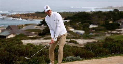 가레스 베일 골프 실력도 만만찮네… 페블비치 첫날 7언더파