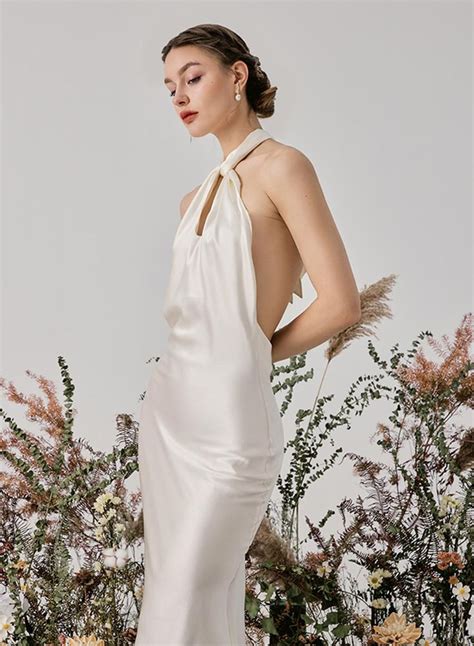 Front Cross Halter Neck Silk Dress Wedding Dresses Unique Backless Gowns Beautiful Outfits