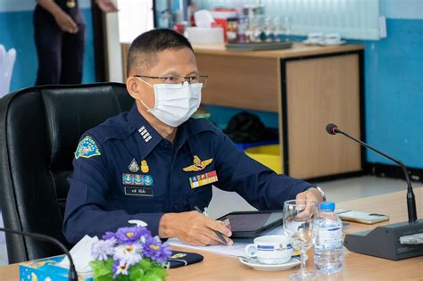 รอง ผบ ดม ตรวจเยี่ยม รจ ทอ สน ผบ ดม นาวาอากาศเอก ชาติ ดิถีเพ็ง รองผู้บังคับทหารอากาศดอนเมือง