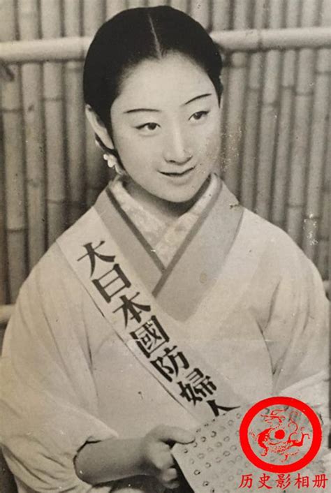 為什麼說原子彈下無冤魂？老照片帶你看看當年日本百姓做了些什麼 每日頭條