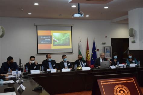 УНСС Конференция на млади предприемачи представи успехите на възпитаници на специалност