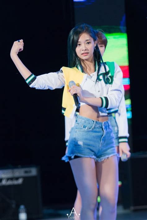 Pin by Konstantin López on Tzuyu in Concert Style Pin by Konstantin López on Tzuyu in Concert Style