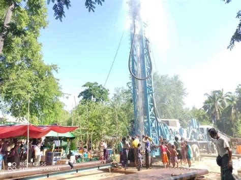 ပခုက္ကူမြို့နယ်၊ ကန်စောင့်ကျေးရွာတွင် တူးဖော်သည့် စက်ရေတွင်းမှ တစ်နာရီလျှင် ရေဂါလံ ၂၅၀၀ ခန့်ထွက