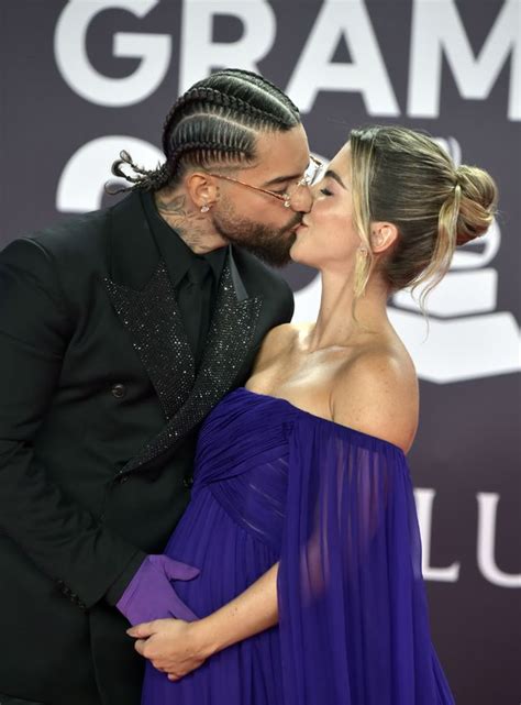 Los Grammy Latinos Y El Momentazo De Maluma Posando Por Primera Vez Con