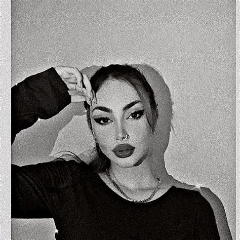 ادم باید مثل موسیقی باشه تکرار شه ولی تکراری نشه عکس ویسگون