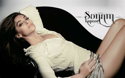 Sonam Kapoor Sexy Wallpapers And Backgrounds Sonam Kapoor Sexy Hot